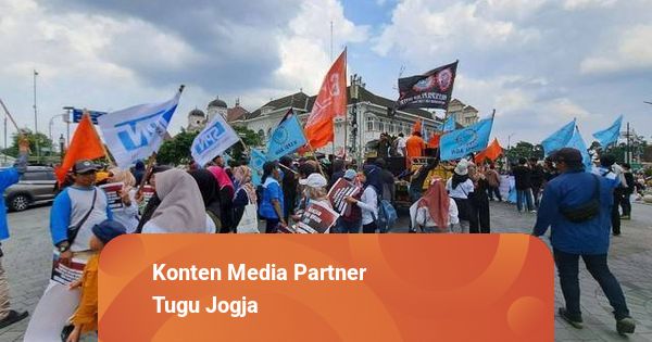 Buruh di Yogyakarta Tolak Formula Baru Penetapan UMP 2024 | kumparan.com Buruh di Yogyakarta Tolak Formula Baru Penetapan UMP 2024 | kumparan.com